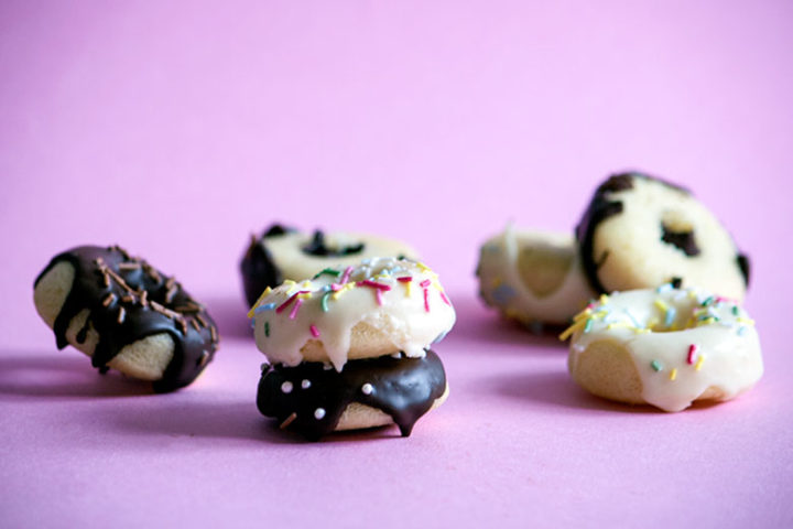 Glazed Mini Vanilla Doughnuts - Glazed Mini Vanilla Doughnuts