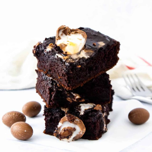 Mini Egg Milkshake - Crumbs and Corkscrews