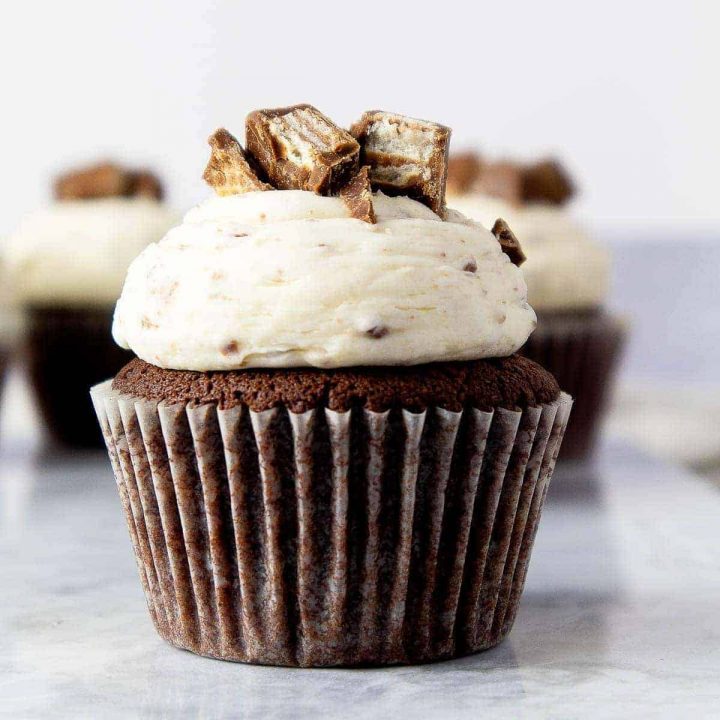 Kit Kat Cupcakes with Kit Kat Buttercream - Crumbs and Corkscrews