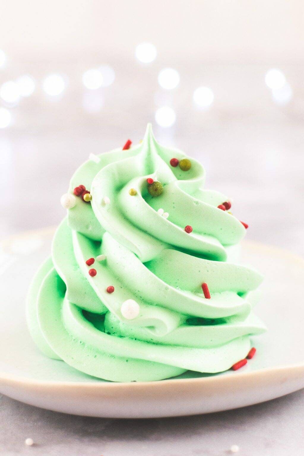 Christmas Tree Meringues - Crumbs and Corkscrews