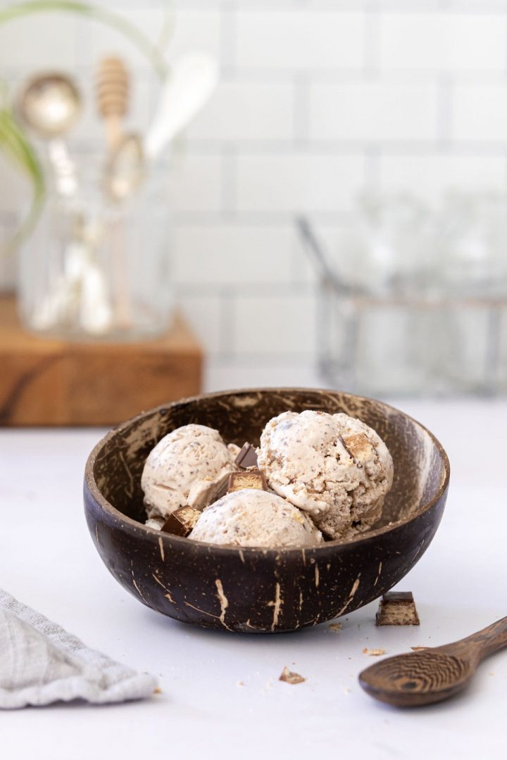 Kit Kat Ice Cream - Crumbs and Corkscrews