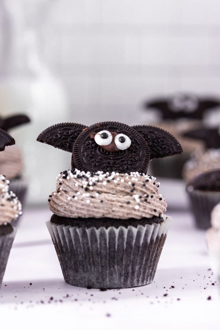 Halloween Oreo Bat Cupcakes - Crumbs and Corkscrews